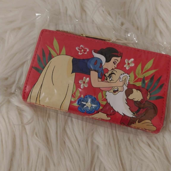 Loungefly | Bags | Firm Nwt Disney Loungefly Snow White And Grumpy ...